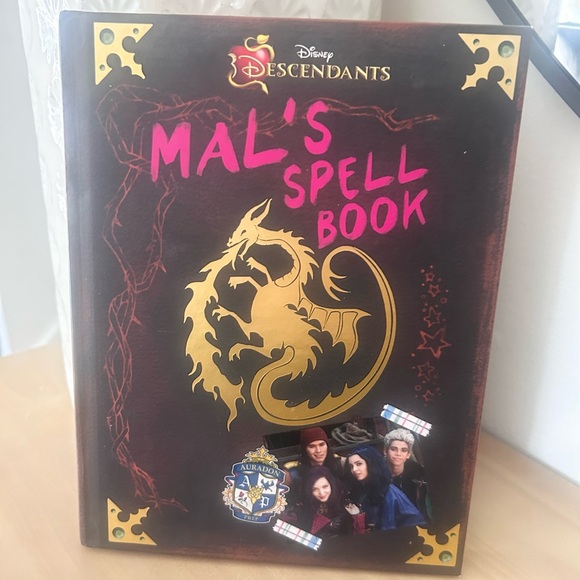 Disney | Toys | Mals Spell Book Disney Descendants Hardcover Book Kids ...